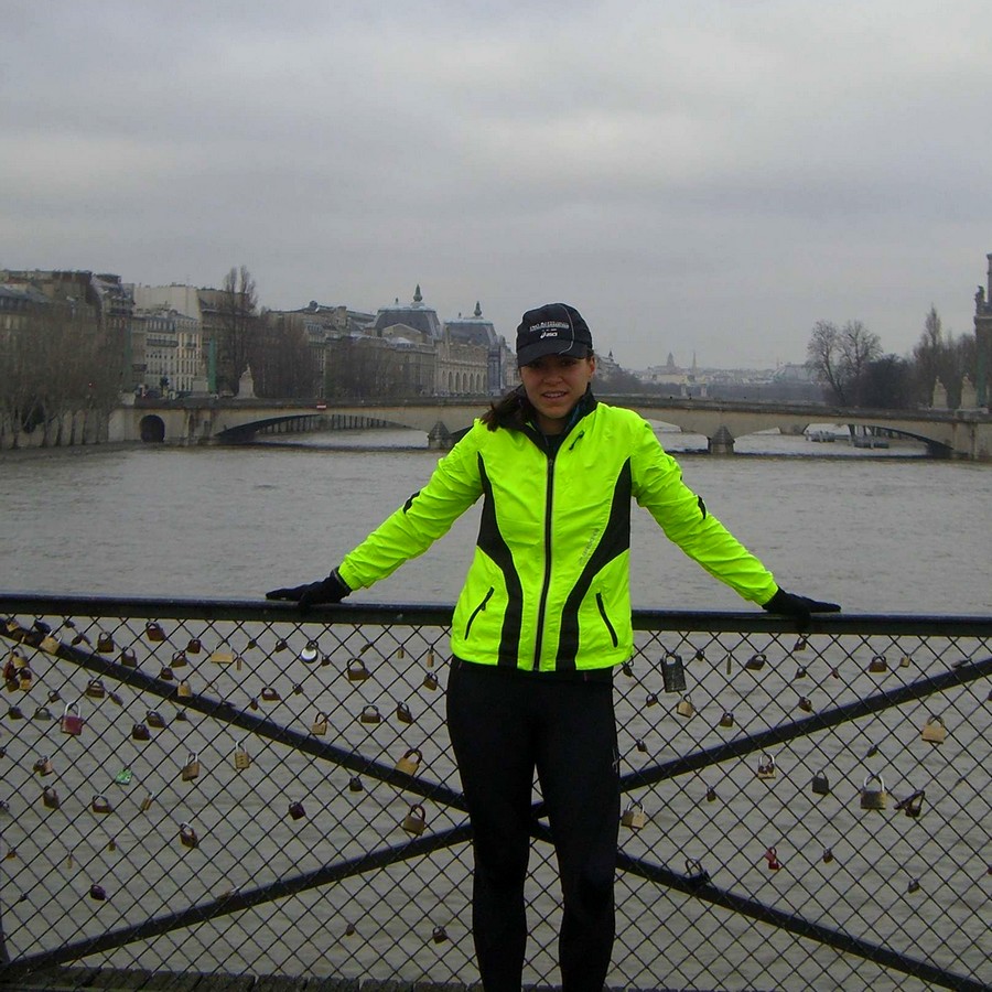 A little pause on the Pont des Arts during our long run | Paris Running ...